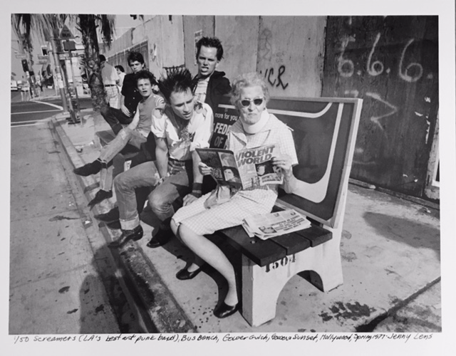 Fotografie: Jenny Lens - Screamers on bus bench on Sunset near Gower ...